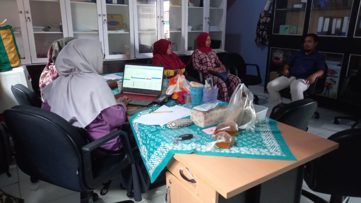 Mengaktifkan kembali Bank Sampah bersama DLHK Kota Pekanbaru